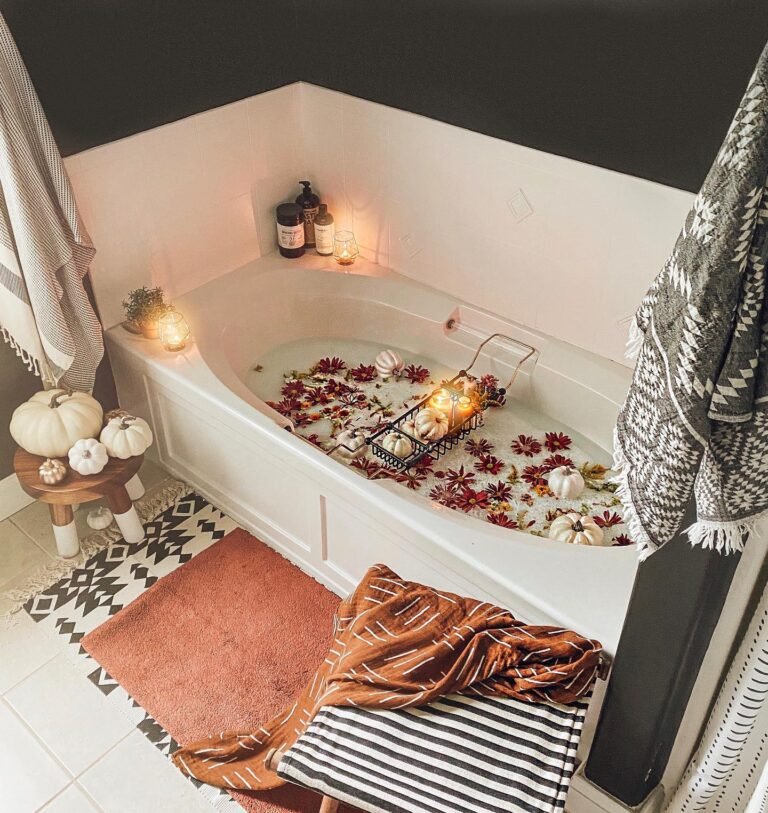 16 Cozy & Stylish Fall Bathroom Ideas for a Seasonal Refresh