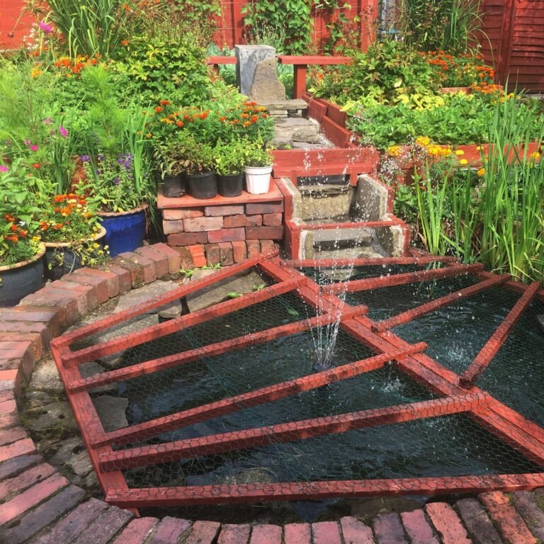 17 Community Garden Ideas | Inspiring Designs for Shared Green Spaces