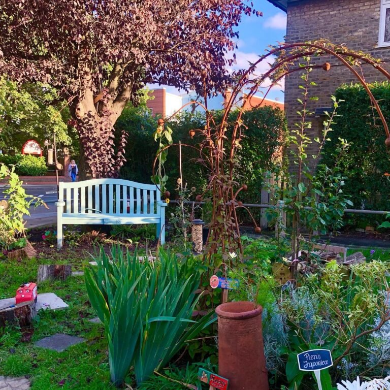 17 Community Garden Ideas | Inspiring Designs for Shared Green Spaces