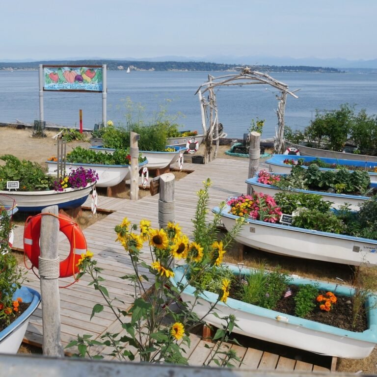 17 Community Garden Ideas | Inspiring Designs for Shared Green Spaces